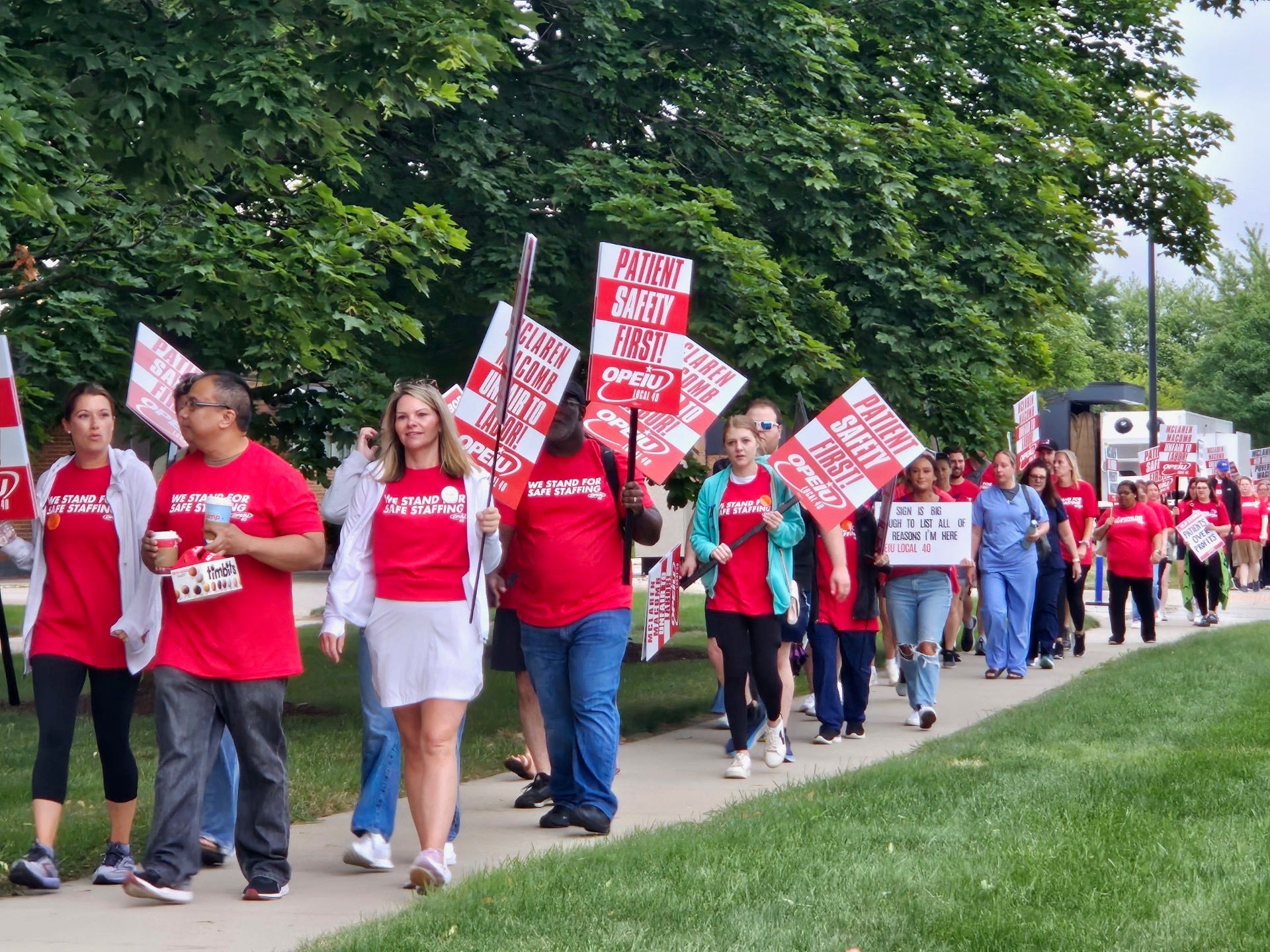 Unfair labor practice strike for nurses, others at McLaren Macomb ...