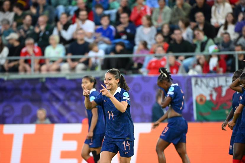 Les Bleues dominent le pays de Galles grâce au show de Clara Mateo et ...