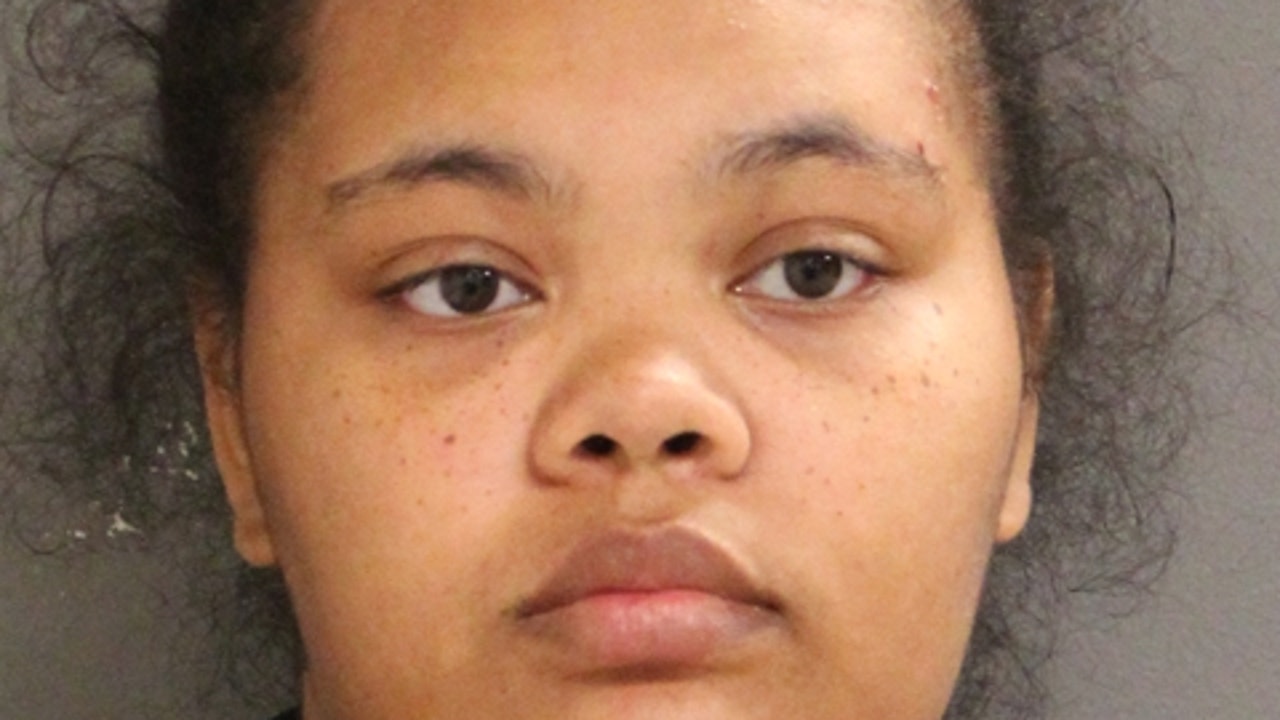 Chicago woman, 4 teens attack CTA rider and use knife to rob victim ...