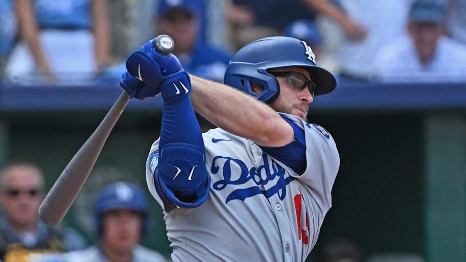 Why Max Muncy, Not NPB Standout, is Dodgers’ More Likely 2026 Third Baseman