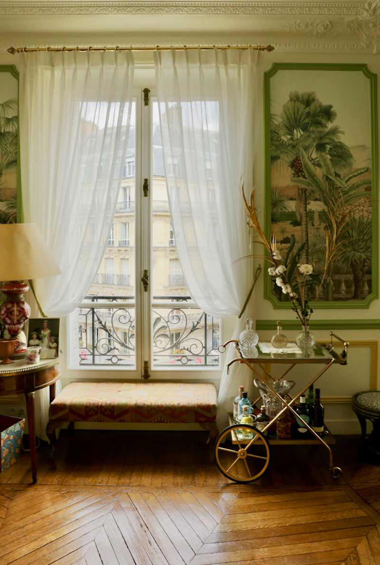 Tropical Motifs and Tons of Charm Make This Gorgeous Paris Apartment a ...