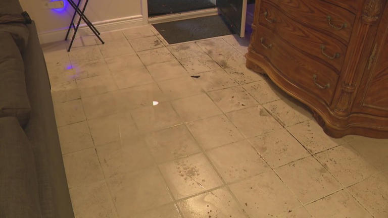 Heavy rainfall causes flash flooding on Chicago’s West Side, cars stuck ...