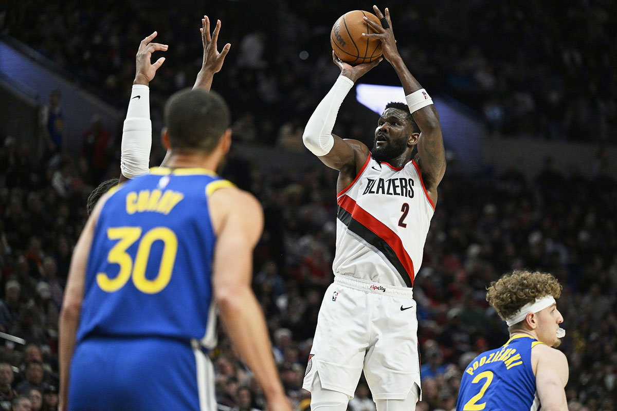 Warriors rumors: Golden State gave Deandre Ayton the stiff-arm