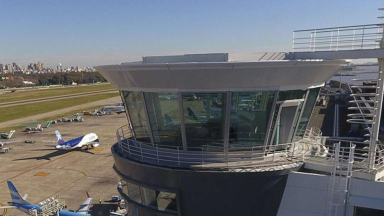 Sin acuerdo con el gobierno, habrá paro de controladores aéreos hasta que terminen las ...