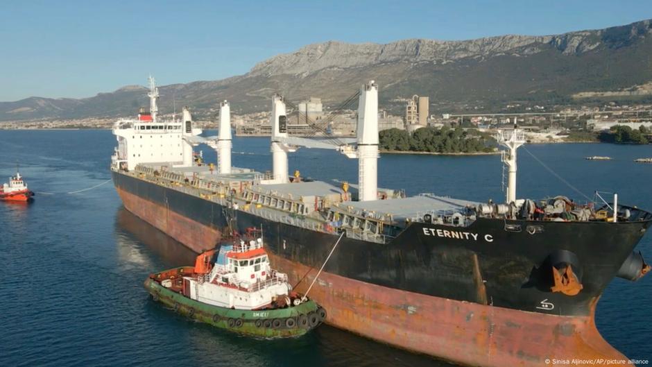 Middle East: Houthis claim deadly Red Sea attack on ship