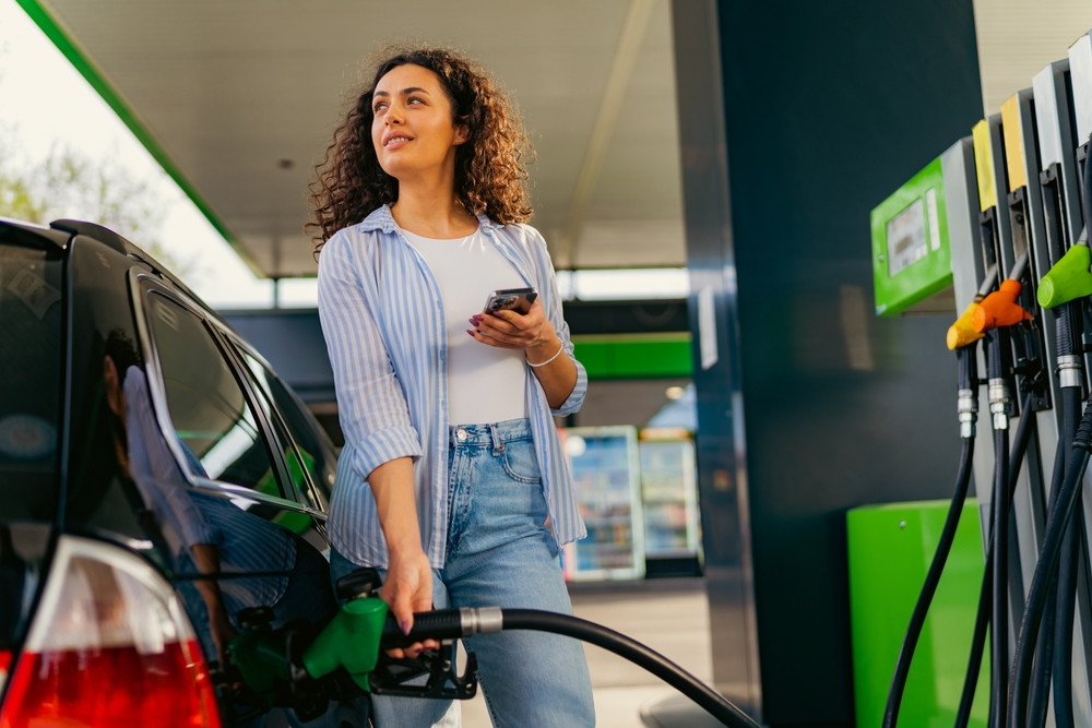 6 Things You Should Never Do When Filling Up at the Gas Station