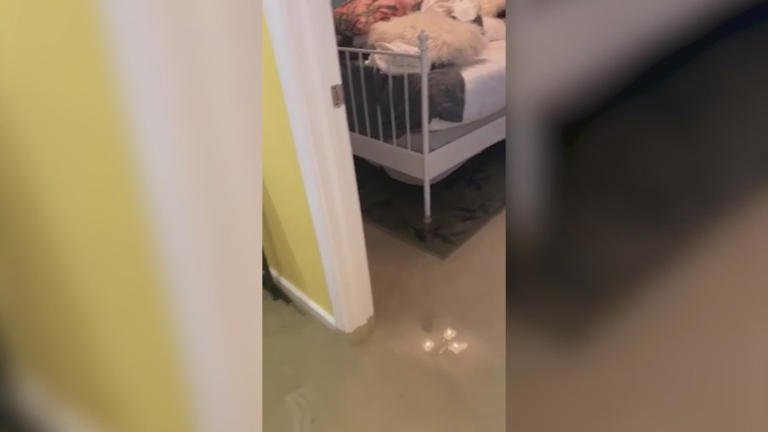 Heavy rainfall causes flash flooding on Chicago’s West Side, cars stuck ...