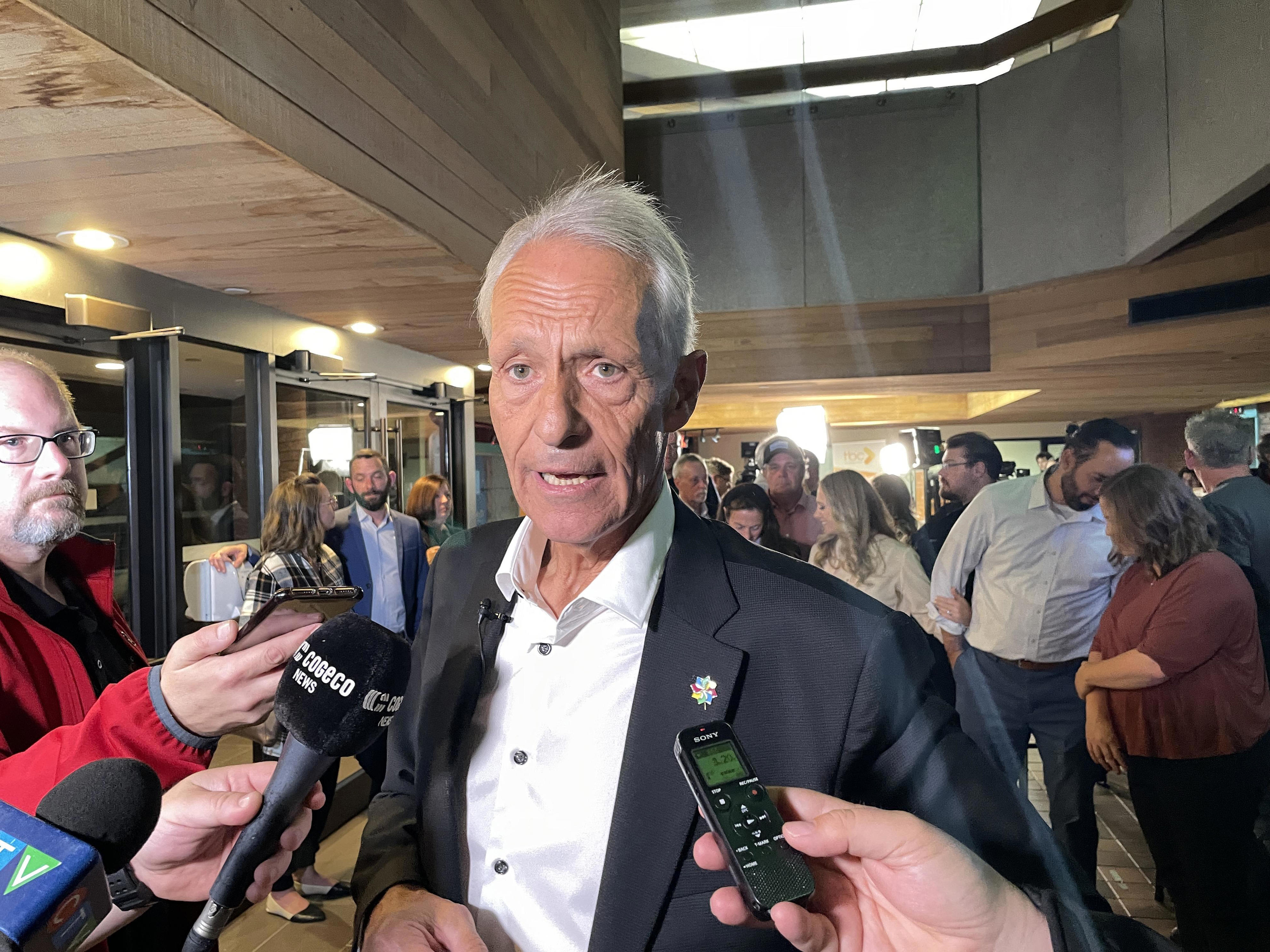 Le maire de North Bay est visé par une enquête de la Police provinciale ...