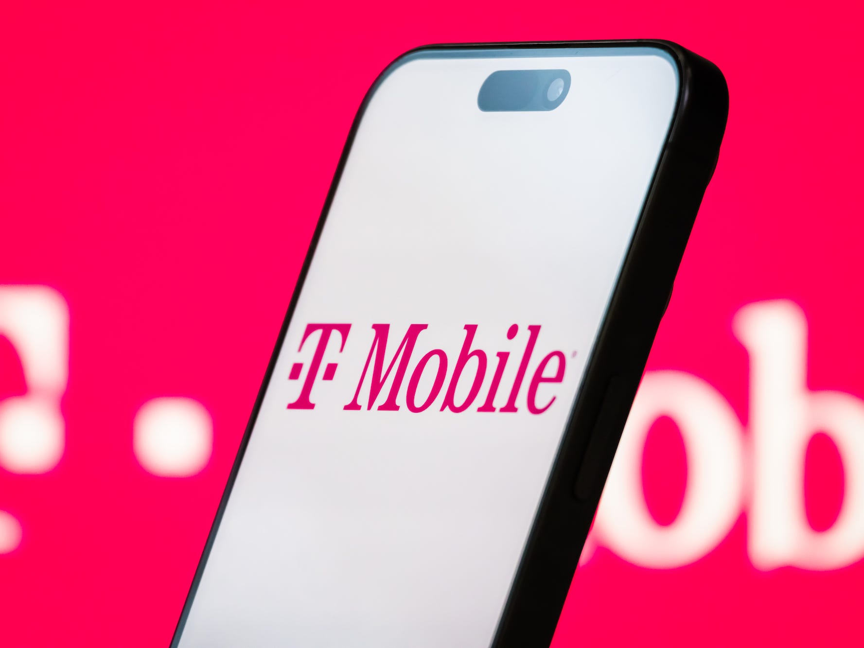 T-Mobile tells FCC it's scrapping DEI as it waits for deal approvals from the agency