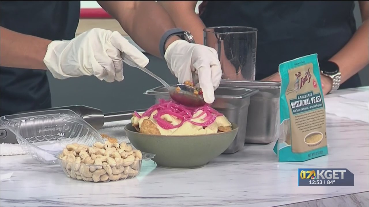 Wellness Wednesday: Nachos with cashew no-cheese sauce