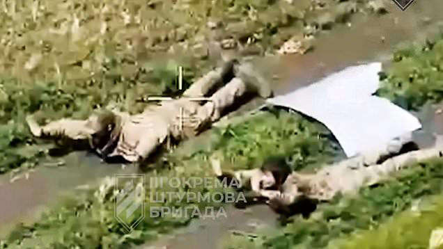 Russian troops 'surrender' to Ukrainian killer robots