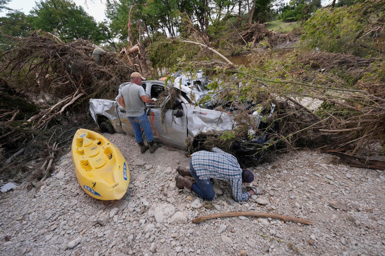 Texas flooding live updates: Over 130 dead as flash flood threat ...