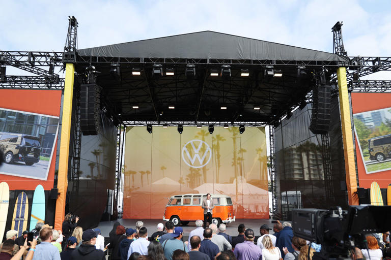 How Volkswagen’s Electric Bus Went From American Flagship to Flop