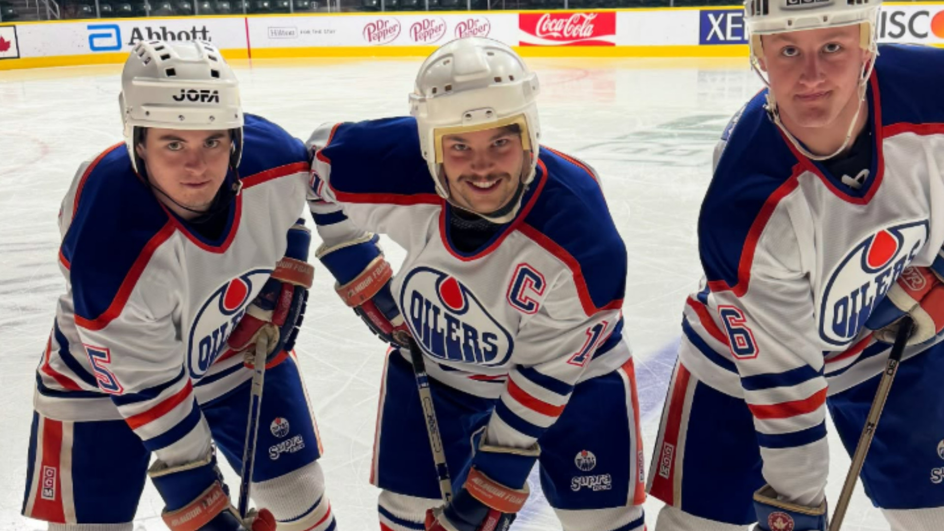 Destiné à jouer pour les Oilers : Isaac Howard a joué le rôle de Mark ...