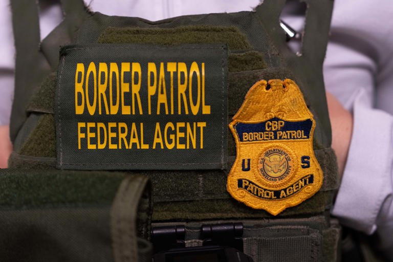 Border Patrol carries out raid at Home Depot parking lot 600 miles from ...