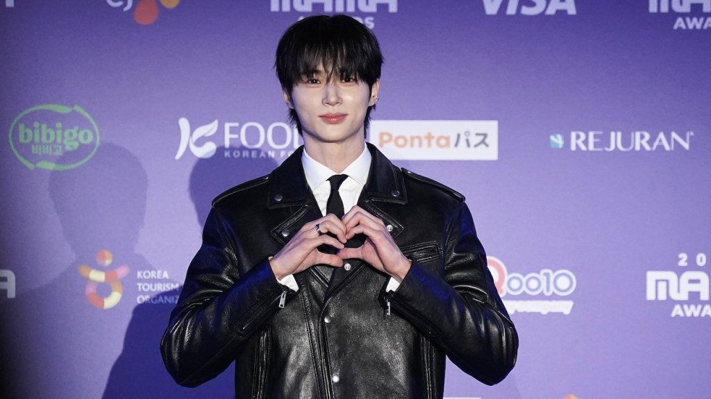 Netflix Orders Live-Action Adaptation of Korean Fantasy Sensation ‘Solo ...