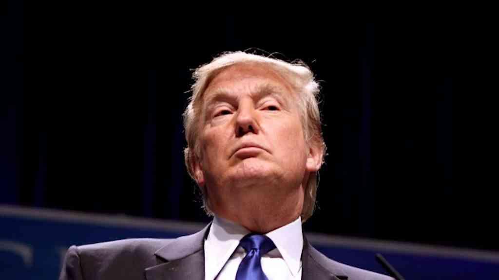 EUA impõem tarifas de 50% contra o Brasil e Planalto devolve carta de Trump