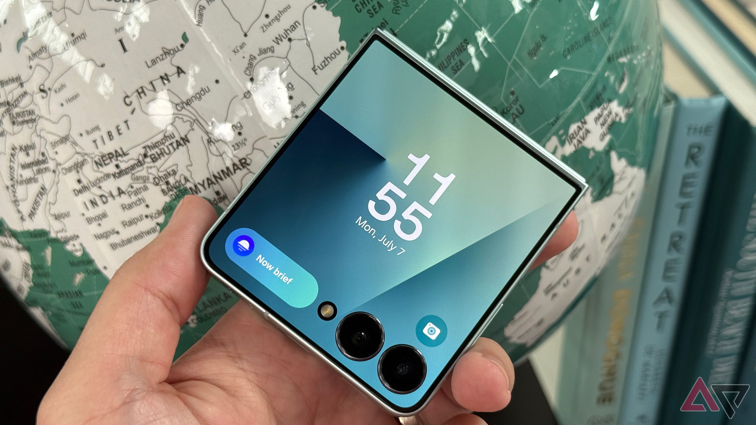 The first flagship Galaxy foldable without a Snapdragon chip is headed ...