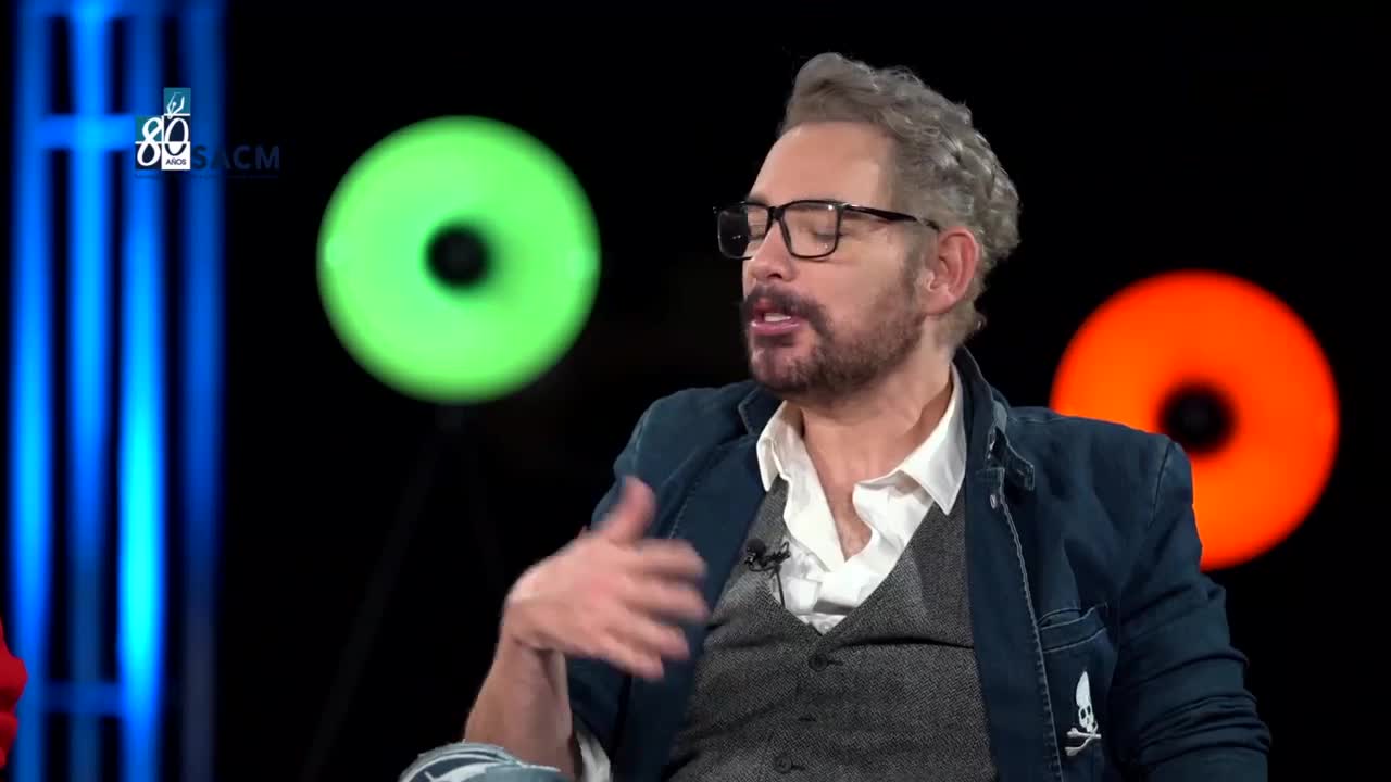 Oye Pablo entrevista con Avelina Lésper