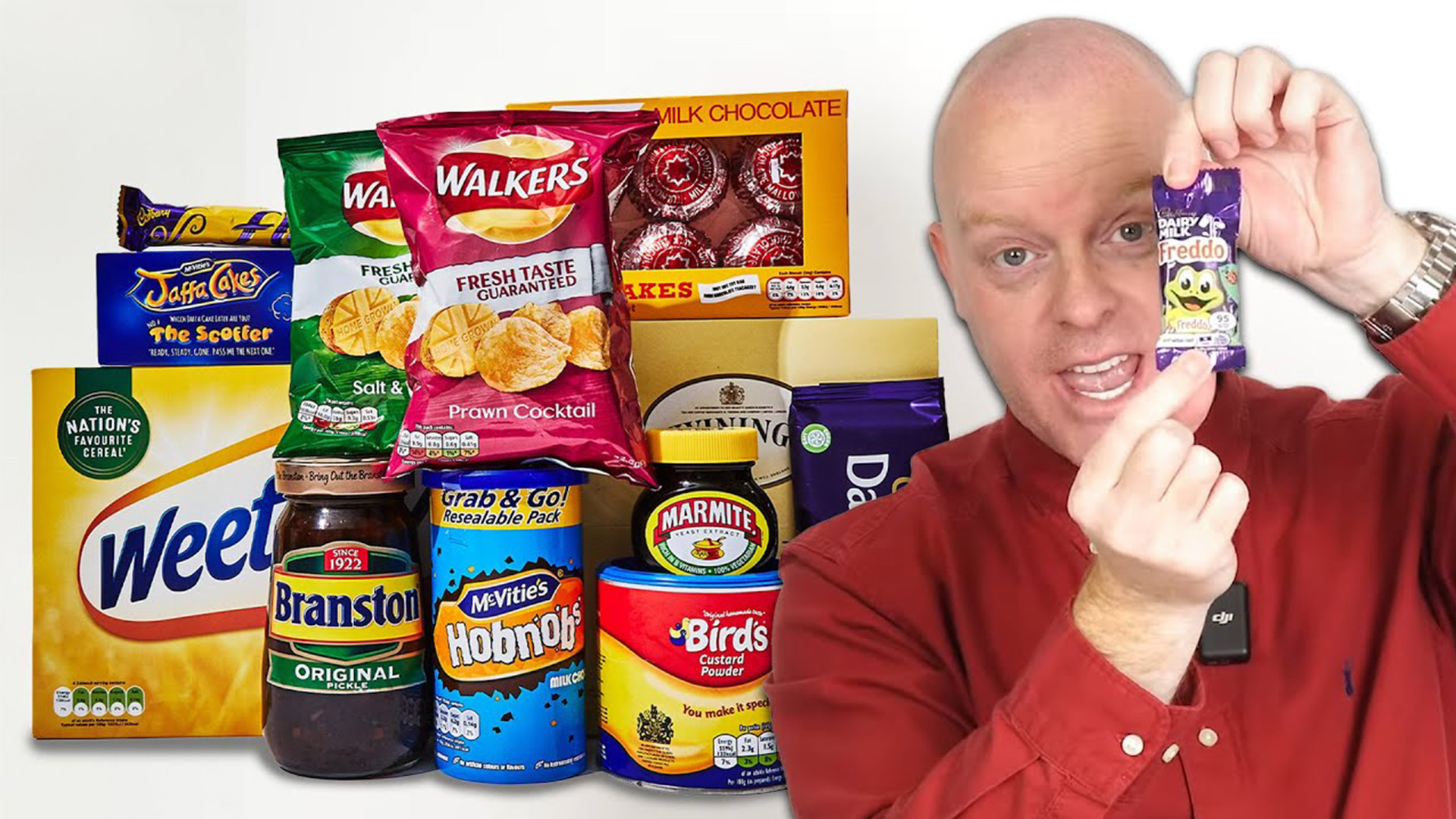 Tiny Tim Proeft Klassieke Britse Snacks! 🇬🇧😂 “Wat Is Een Twiglet?!”