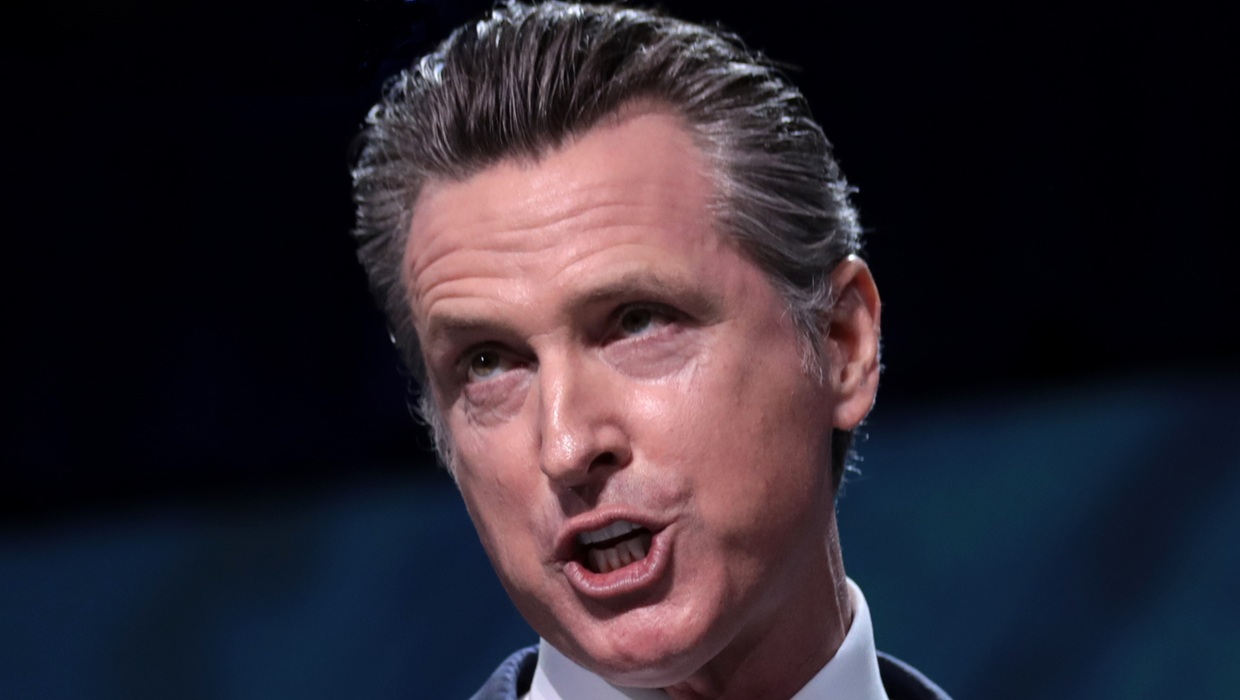 Newsom Refutes U.S. Attorney's Claim He "Threatened" Kristi Noem ...