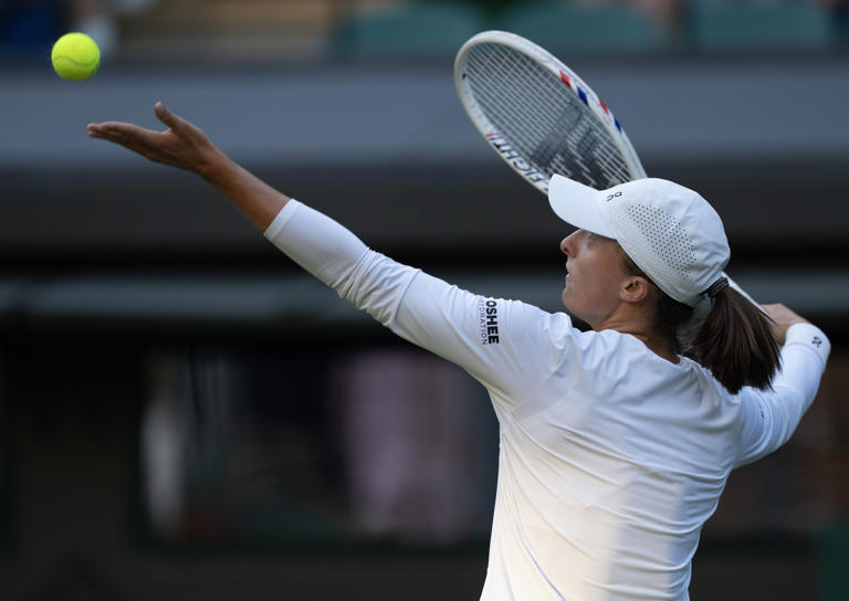 Iga Swiatek breaks Wimbledon semifinal barrier, proving too strong for ...