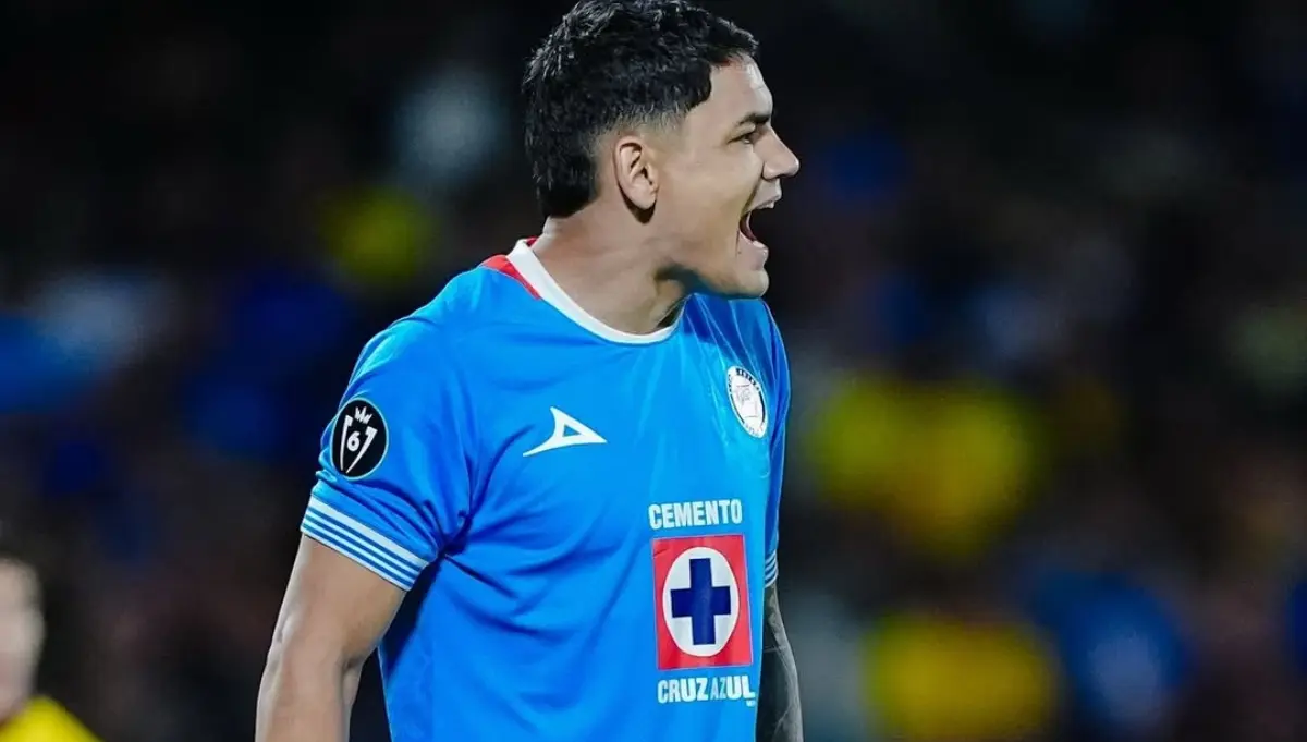 Cruz Azul se desprende del Toro Fernández para registrar a Luka Jovic