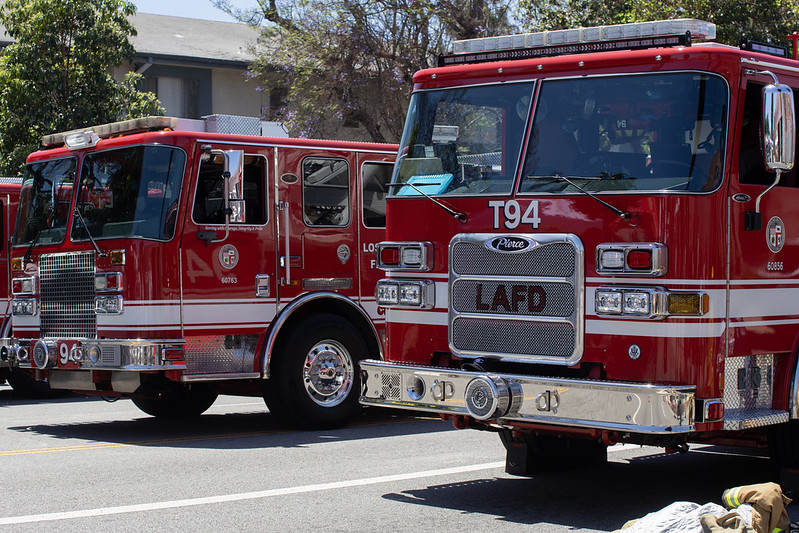 LAFD crews extinguish small fire outside Jimmy Kimmel's Hollywood Hills ...