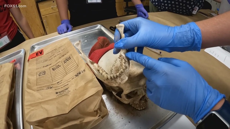 Teens dive into forensics at Quinnipiac's first CSI camp