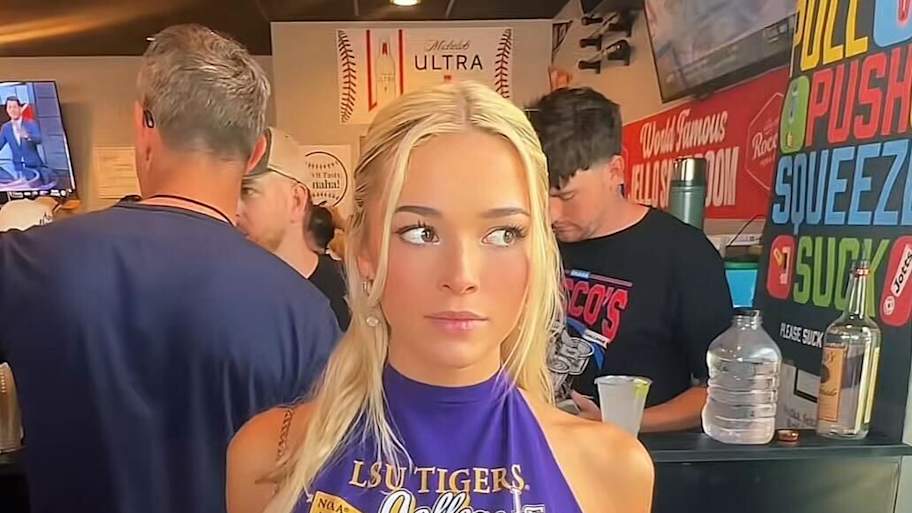 Livvy Dunne rocks ultimate summer fit in jean miniskirt selfie stunner