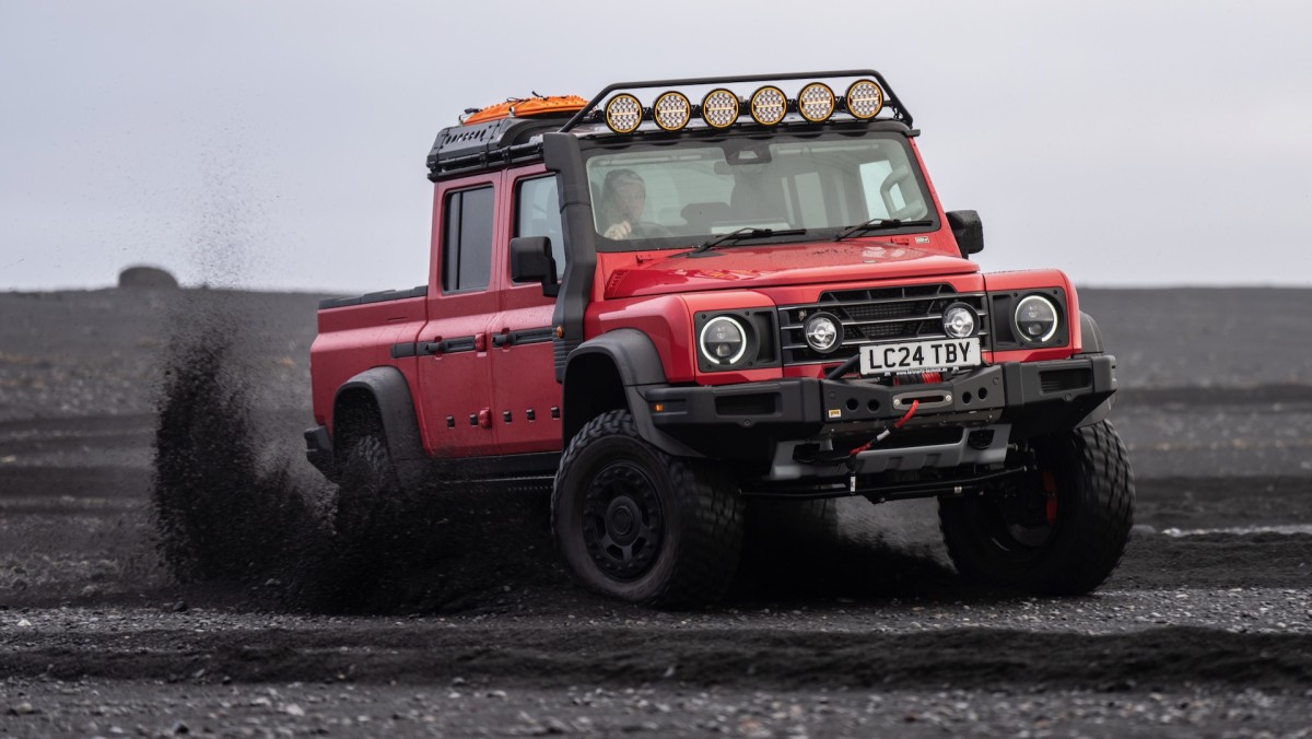 You can now buy an Ineos Grenadier with portal axles (in Europe, at least)