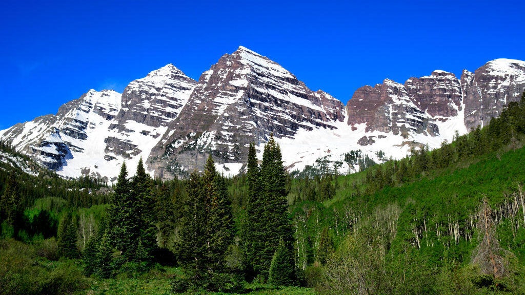 Colorado mountain climber suffers multiple injuries after falling 200 feet