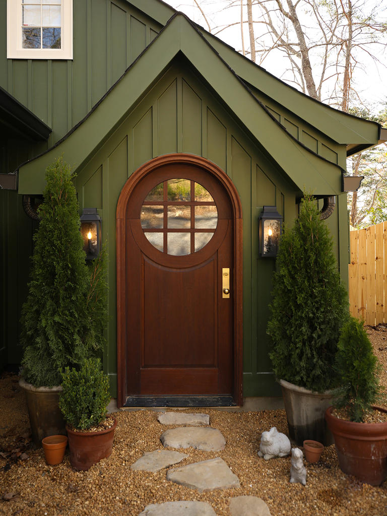 This Cozy Cottage Was Once a Crumbling Garage—Now, It’s Filled With ...