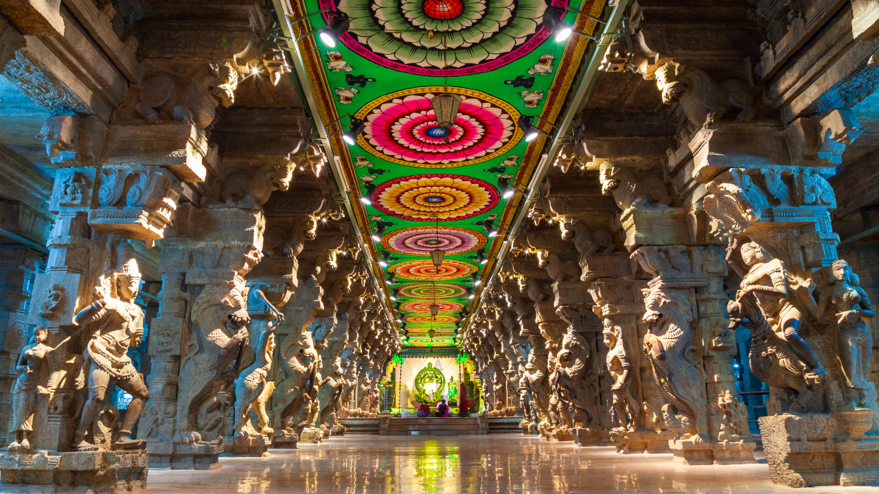 Saptaswara Stambhas: Indian temples where stone pillars create music ...