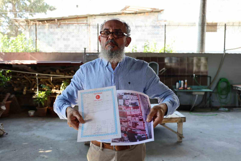 "Tapulu arazim" dedi, sokağın girişini kapattı