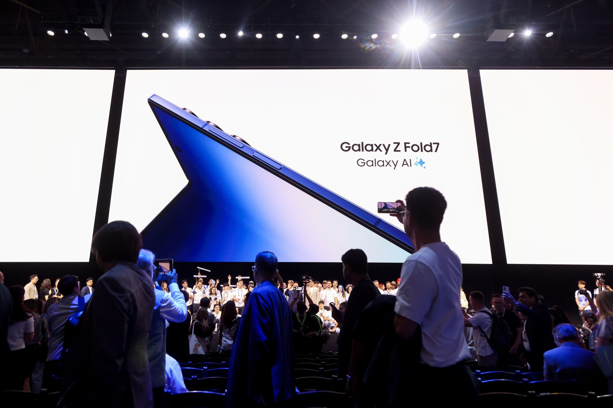 Samsung Plans to Unveil Its First Trifold Smartphone in 2025