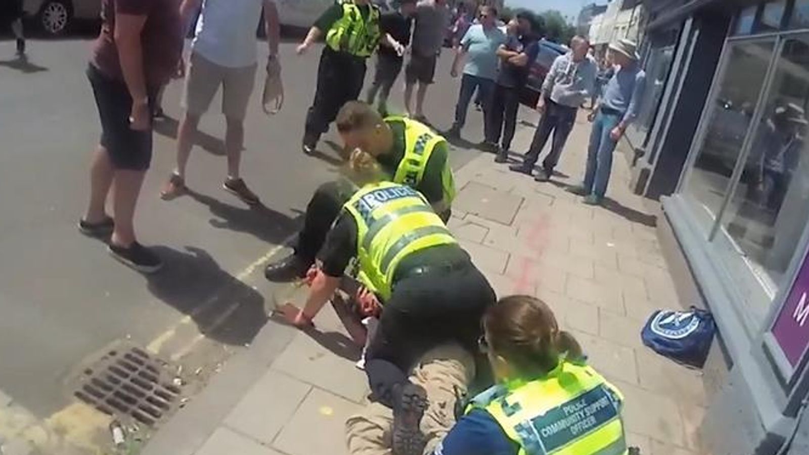 Police officers nominated for bravery award