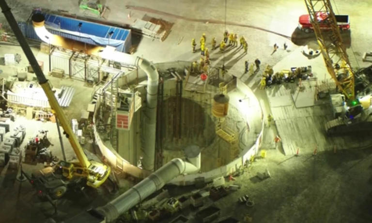 Tunnel collapse leaves more than two dozen trapped underground in ...