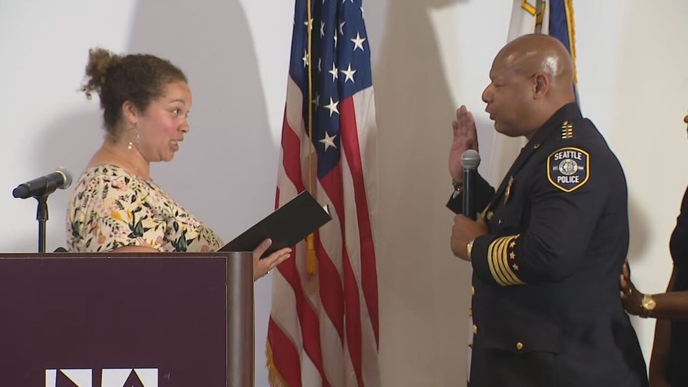 Shon Barnes sworn in as Seattle's new police chief