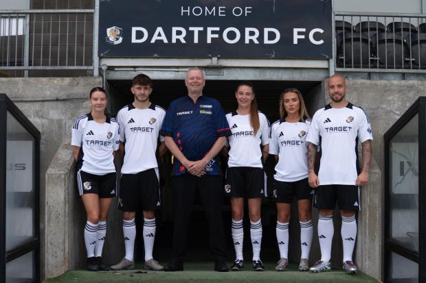 Premier League darts star prepares shoot for Dartford FC's new kit