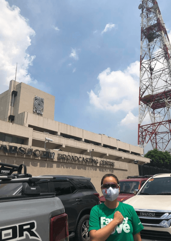 ABS-CBN Tower sees emotional farewell from celebrities, journalists