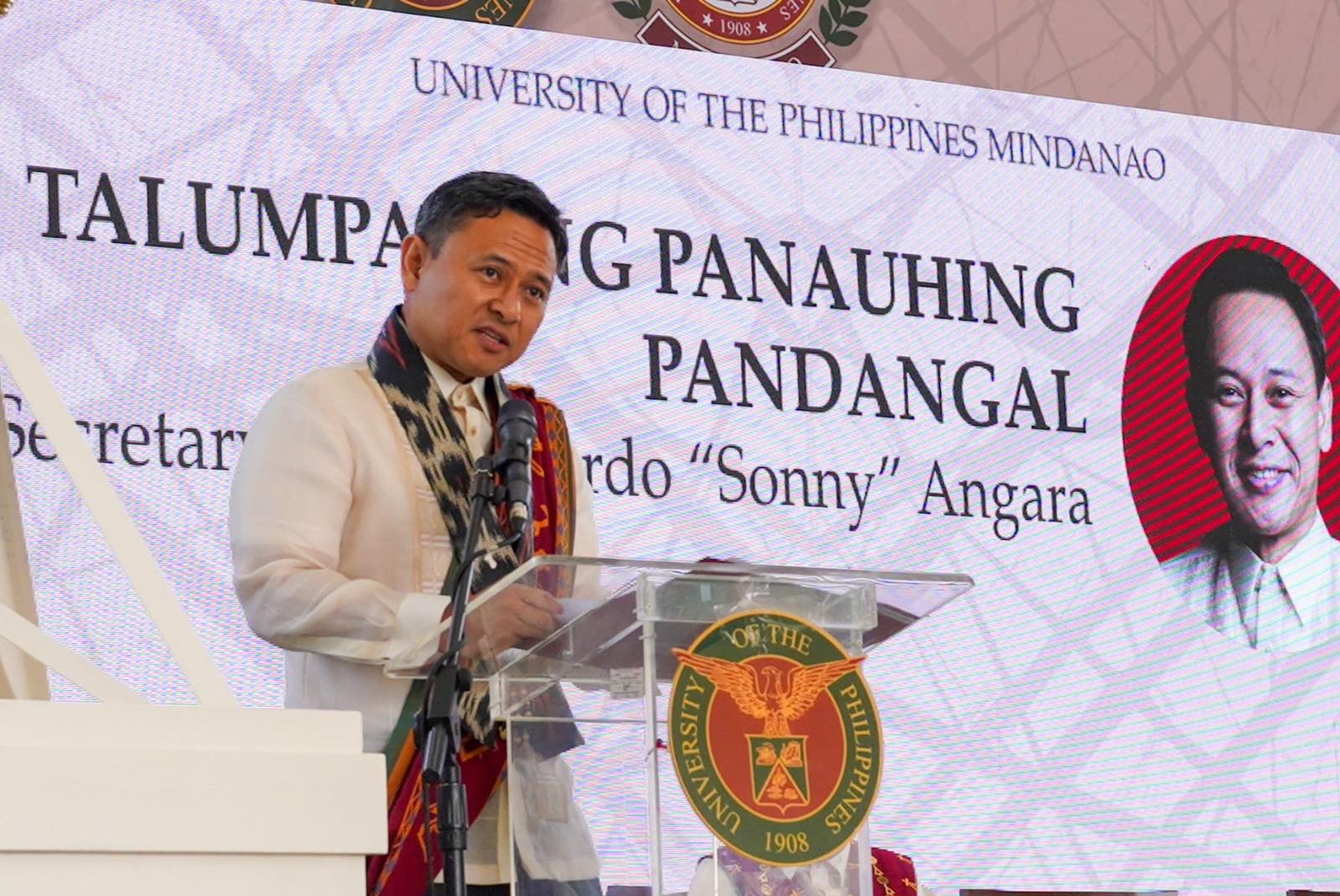 Angara to UP Mindanao graduates: Go where the wound is