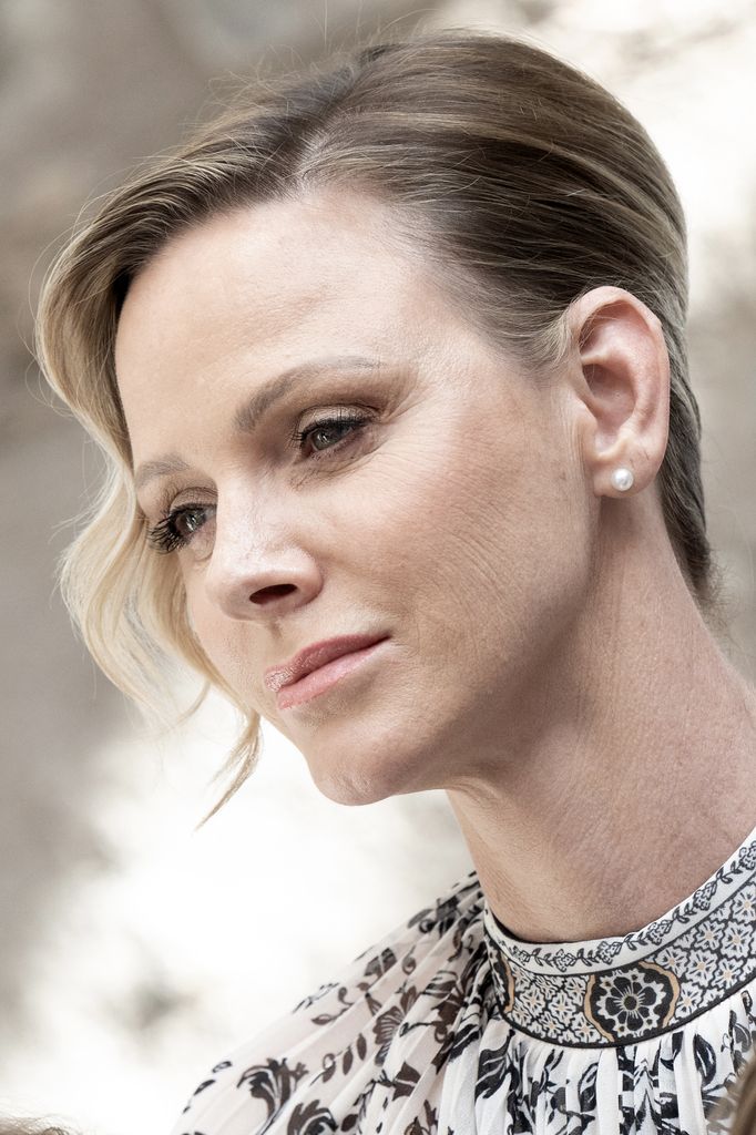 Charlene de Mónaco estrena un vestido de flores que le fichó a Marie ...