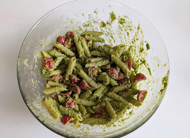 Cold pasta with arugula pesto, cherry tomatoes and mozzarella: fresh ...