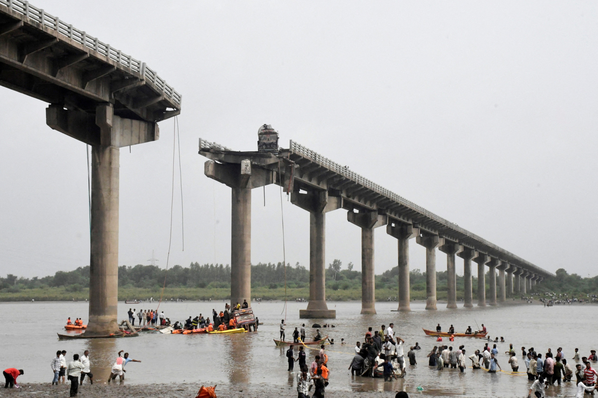 Devastating bridge disasters around the world