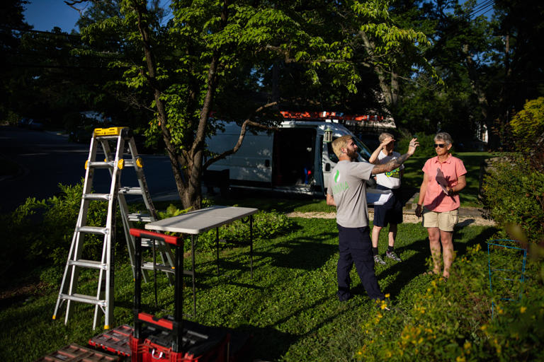 Why homeowners are suddenly rushing to install rooftop solar