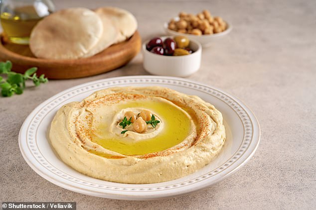 You're eating hummus wrong! Scientist reveals the common error people ...