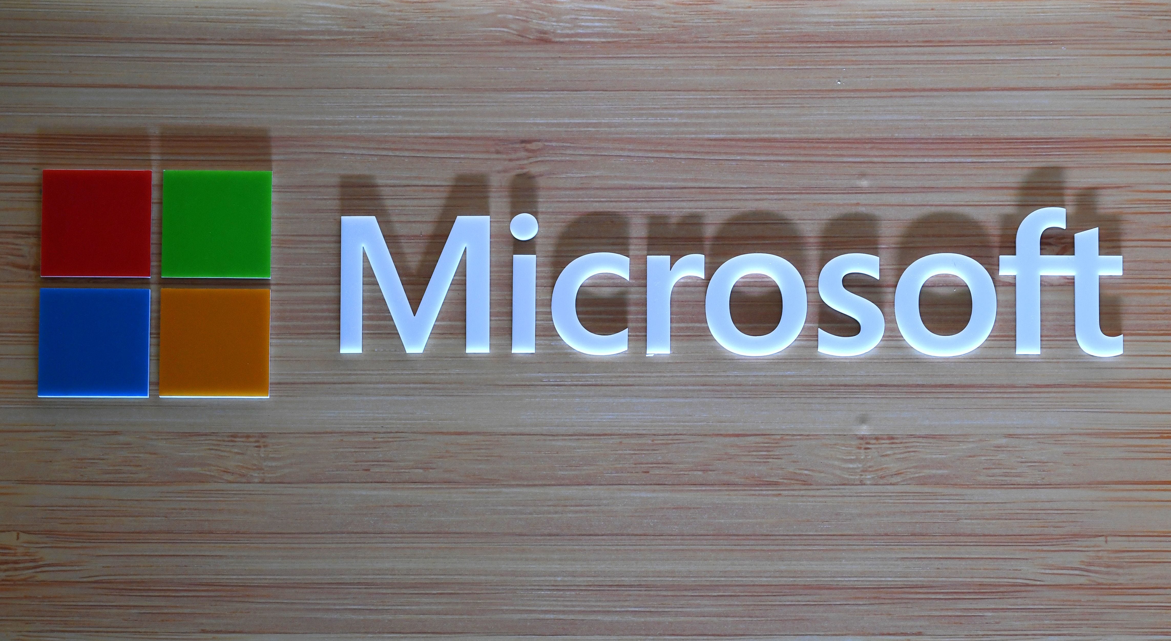 Is Outlook down right now? Is Hotmail email server down? When will ...