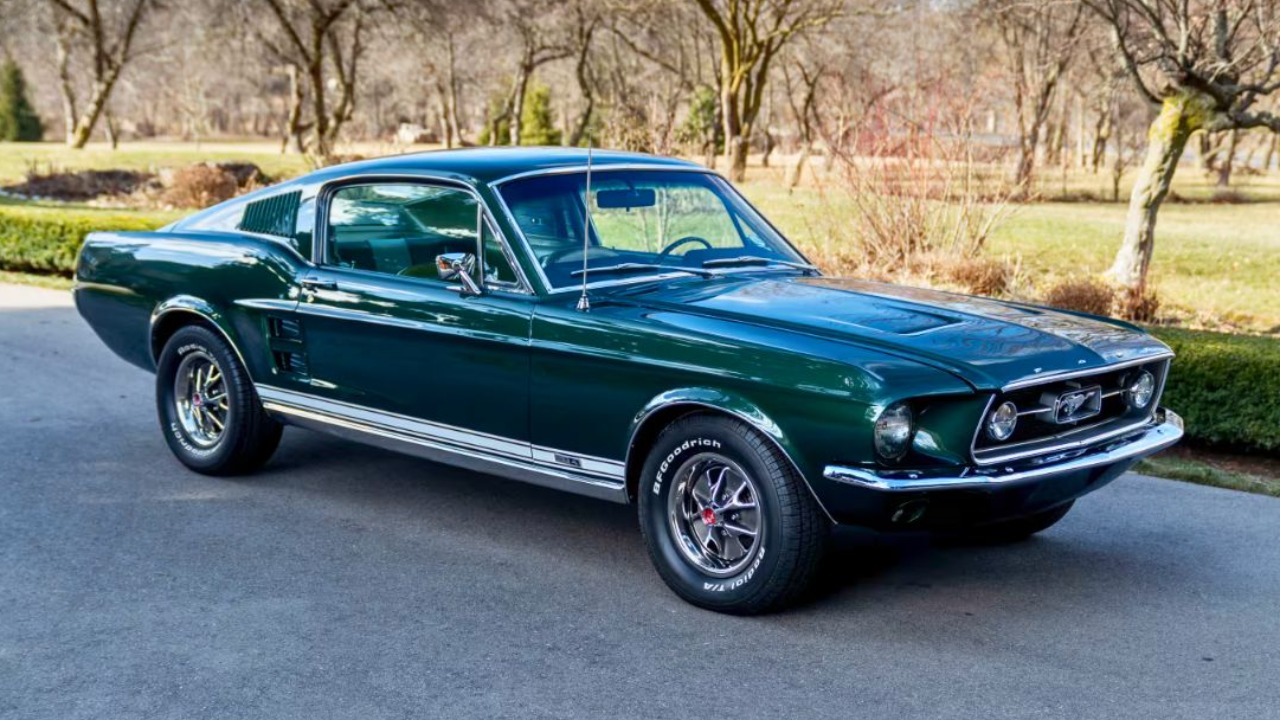 The 10 Cheapest Classic Cars With V8 Power