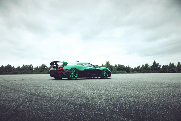 Street-Legal Madness: The Rimac Nevera R Runs the Quarter Mile in 7.9 ...